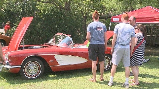 Dads enjoy Father's Day car show at the zoo - KAKE