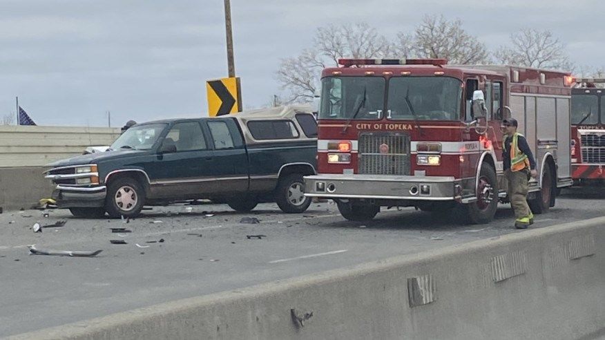 Kansas woman killed in 7-vehicle crash after metal pipes fall off ...